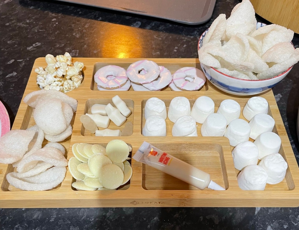 Colour themed playdate platters | The Parenting Daily