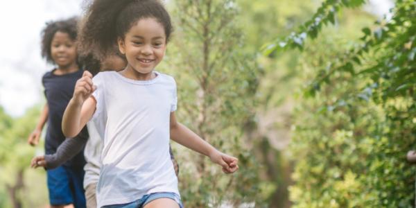 Outdoor play experts reveal how to motivate kids to swap screen time ...